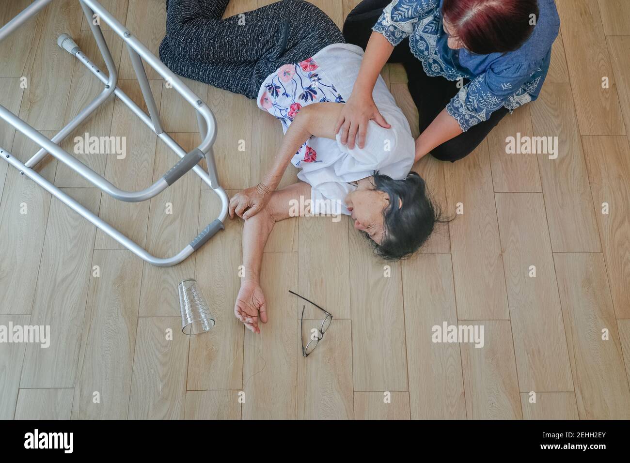 Hearth attack woman hi-res stock photography and images - Alamy