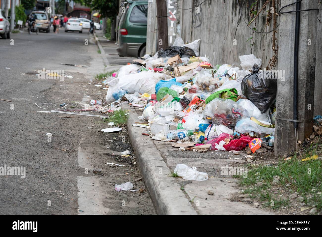 Piled garbage hi-res stock photography and images - Alamy