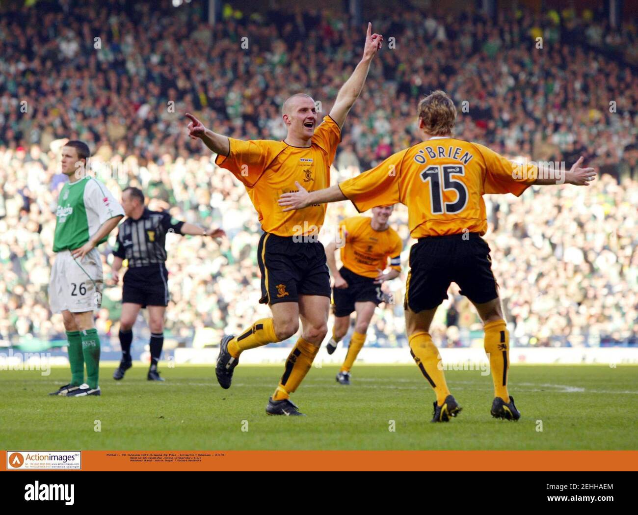 Football action derek lilley hi-res stock photography and images - Alamy