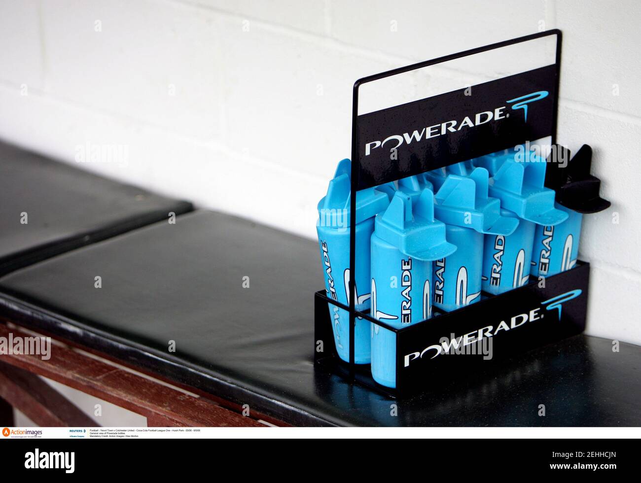 Powerade bottles hi-res stock photography and images - Alamy