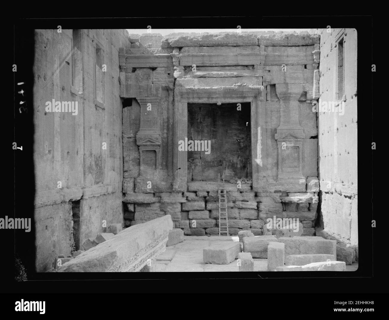 Palmyra. Temple of Ball. Interior. The southern statue niche Stock ...