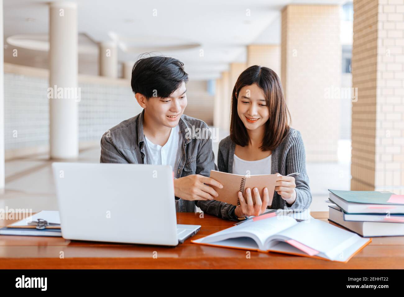 Young pupil desk doing hi-res stock photography and images - Alamy