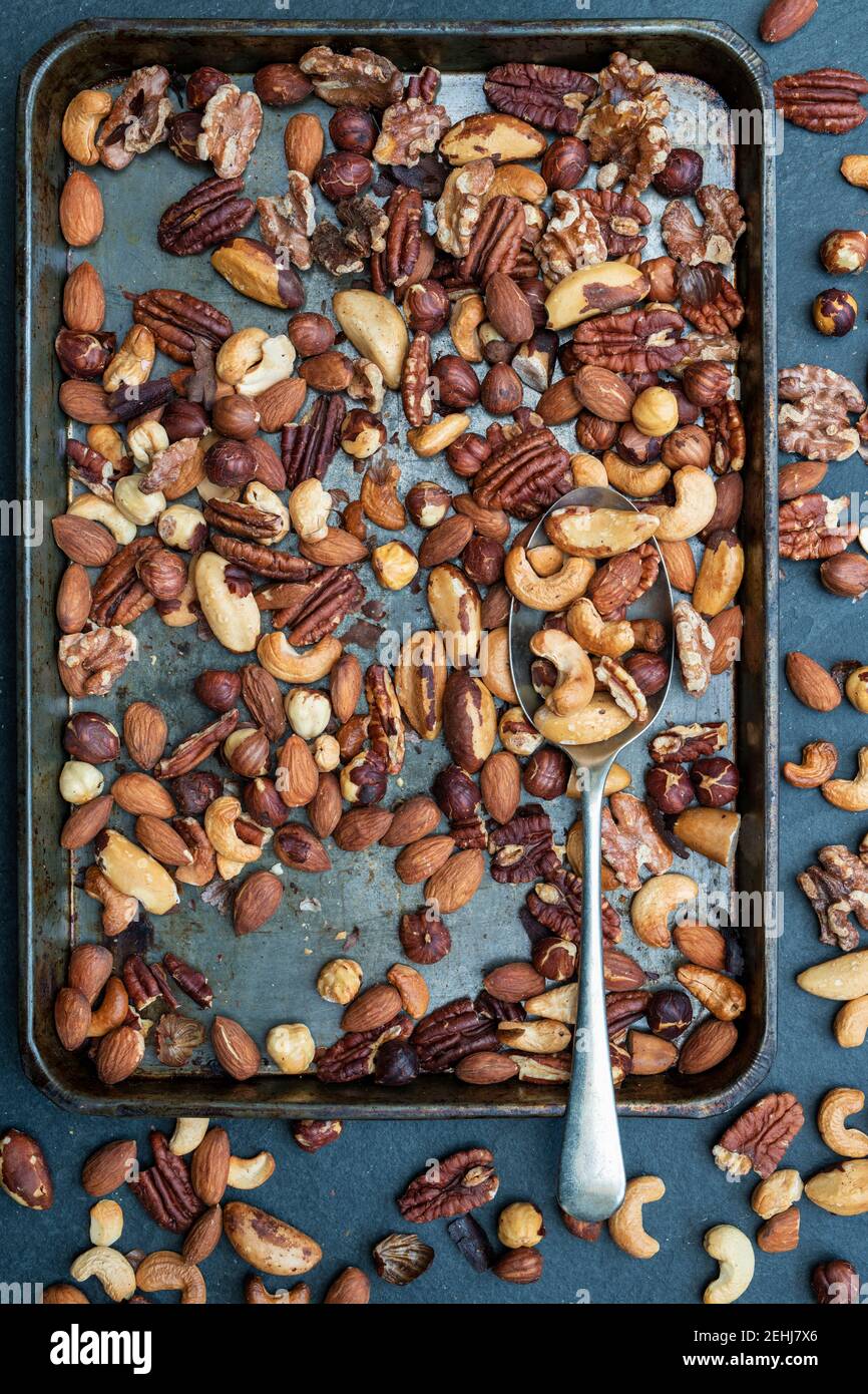 Walnut and cashew nut roast hi-res stock photography and images - Alamy