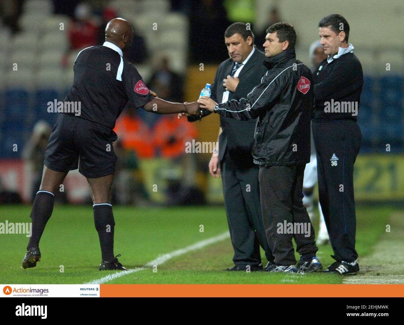 Lineman soccer hi-res stock photography and images - Alamy