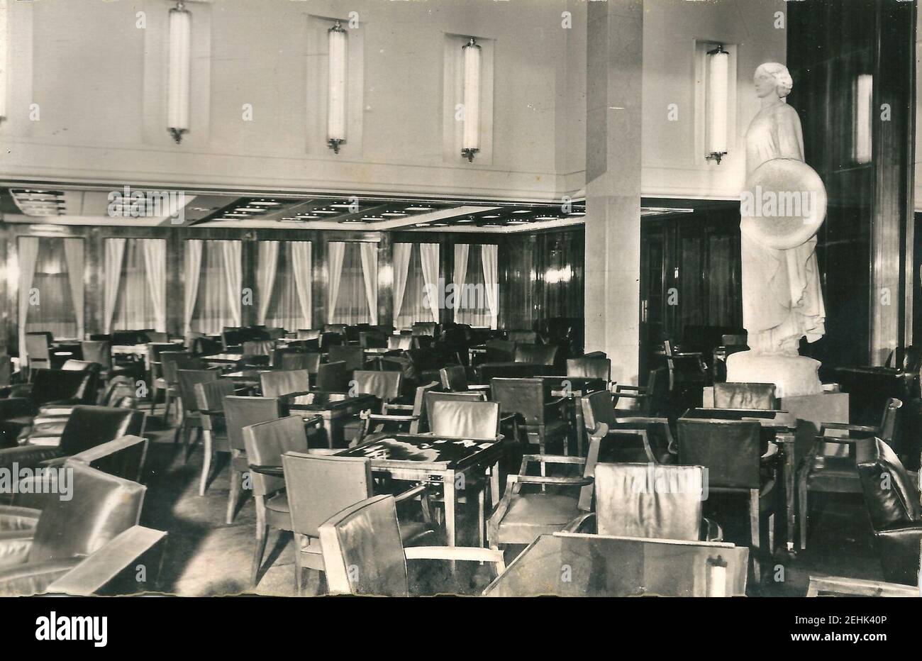Paquebot Ile de France-le Café de Paris Stock Photo - Alamy
