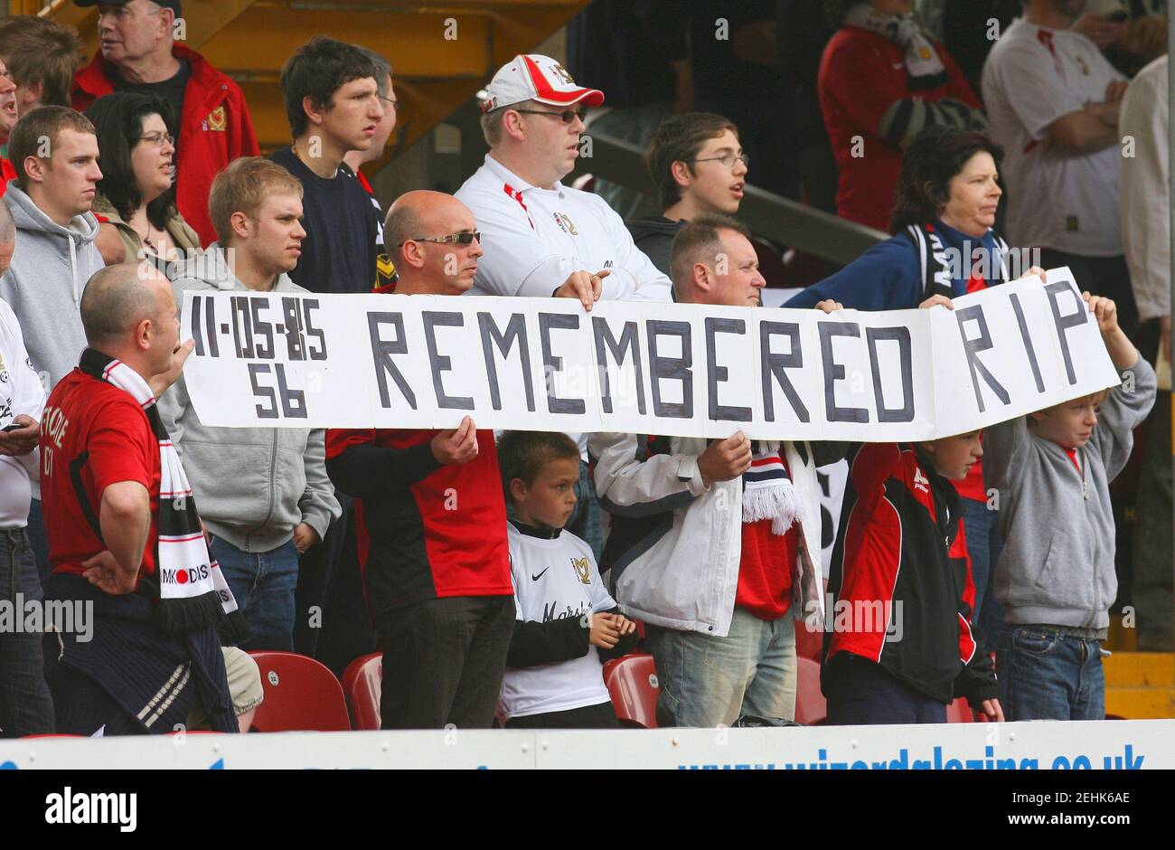 Bradford city valley parade fire hi-res stock photography and images ...