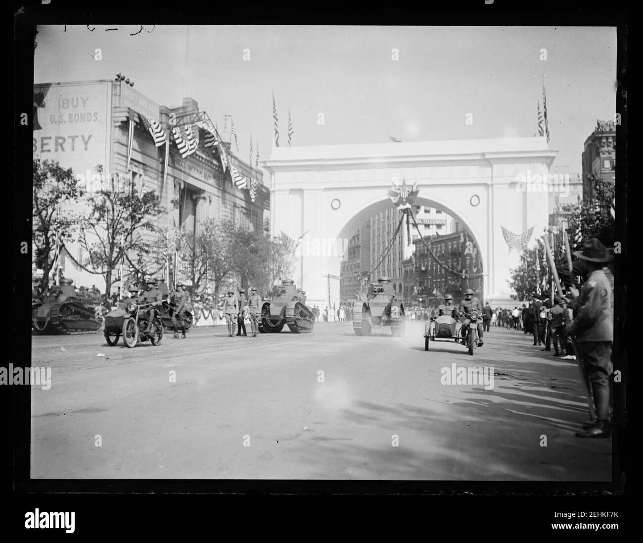Triumphal parade hi-res stock photography and images - Alamy