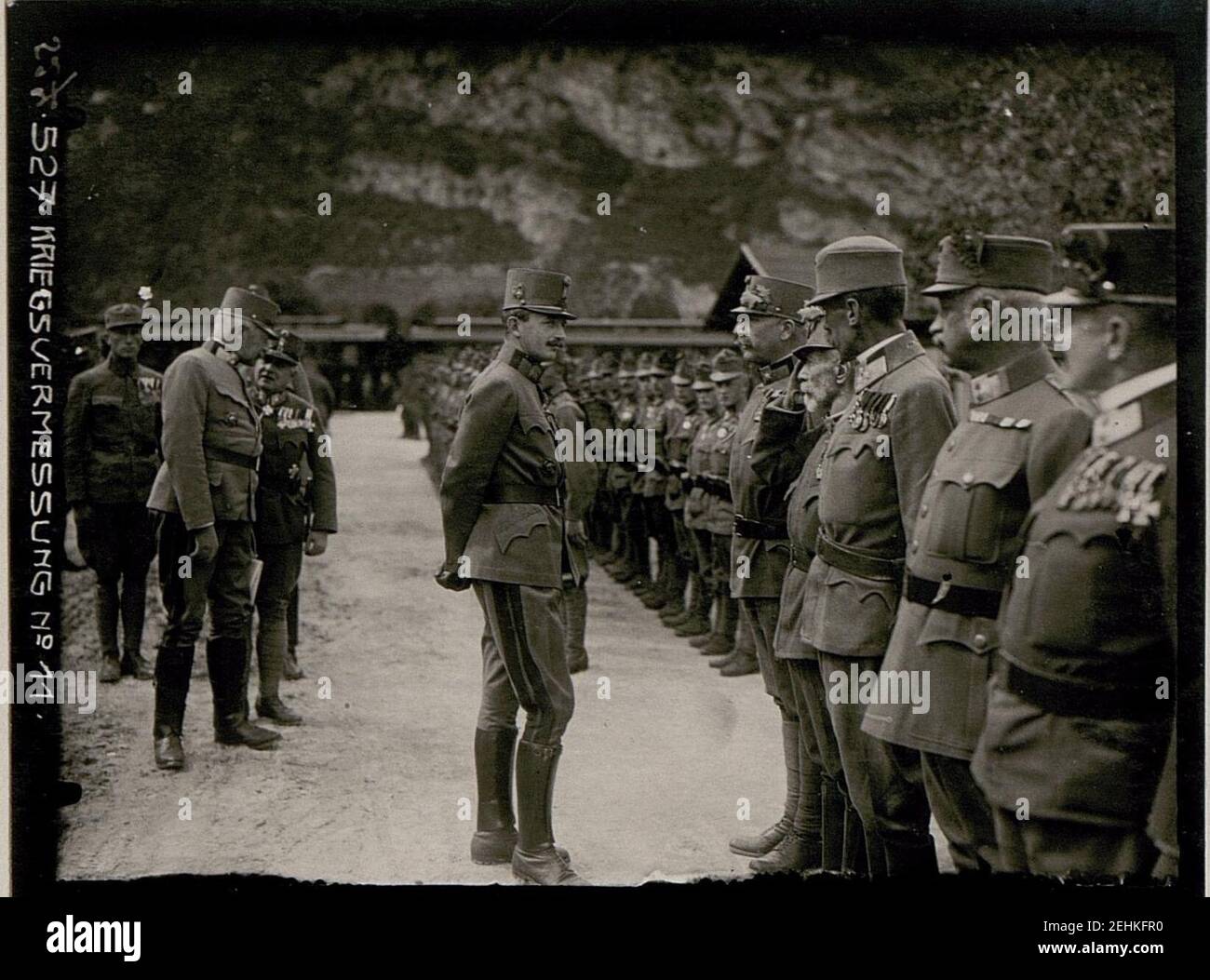Parade des Infanterieregiments Nr. 59 vor Kaiser Karl in Trient Stock ...