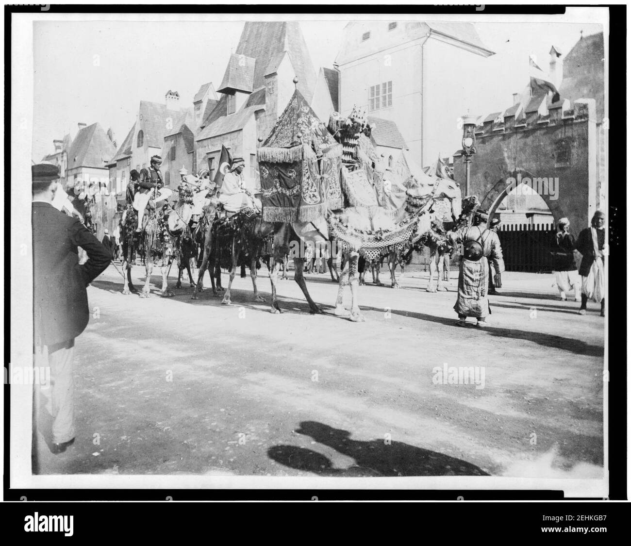 Circus parade Cut Out Stock Images & Pictures - Alamy