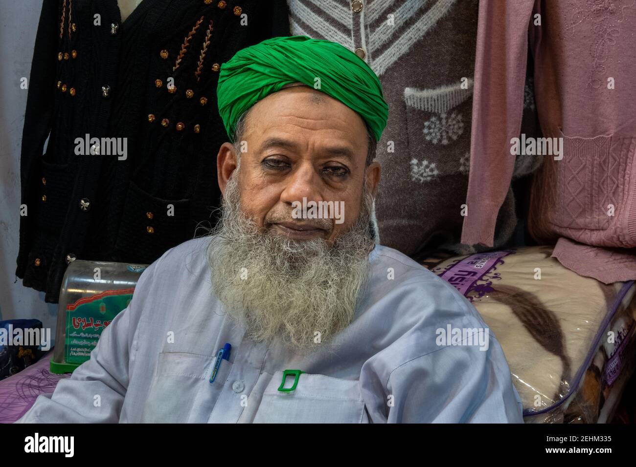 Pakistan embroidery hi-res stock photography and images - Alamy