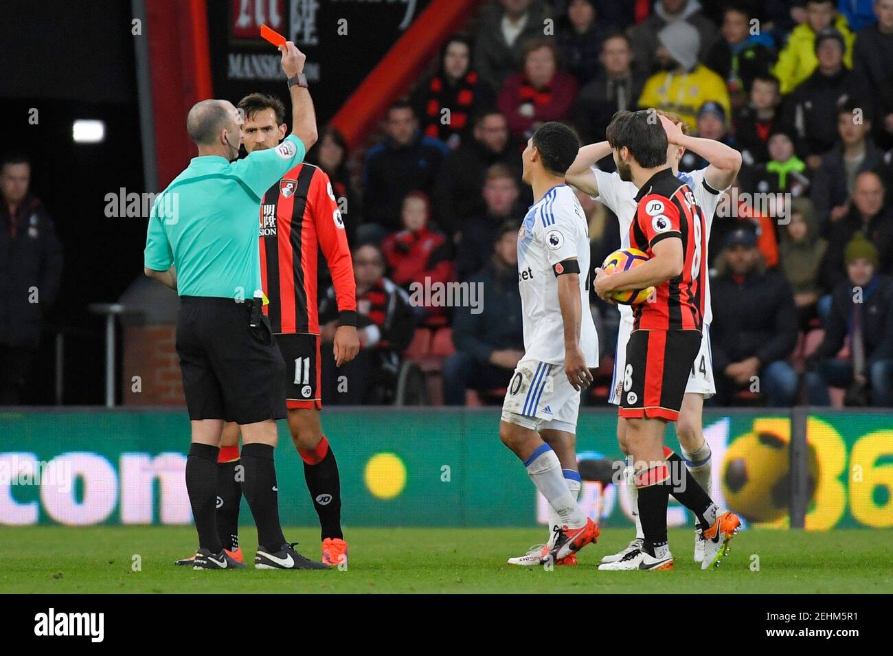 Mike dean red card hi-res stock photography and images - Alamy