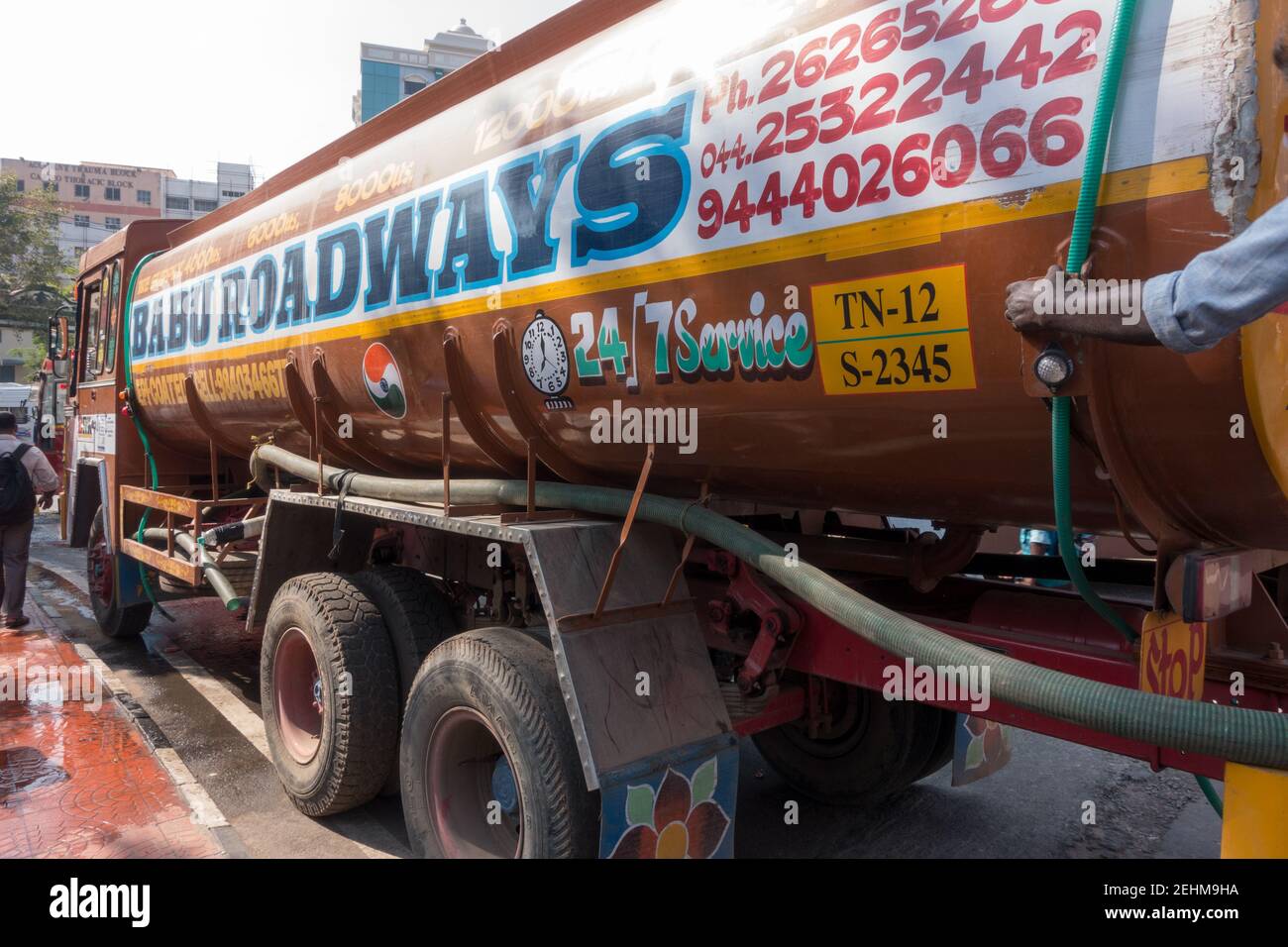 Water delivery delivering truck hi-res stock photography and images - Alamy