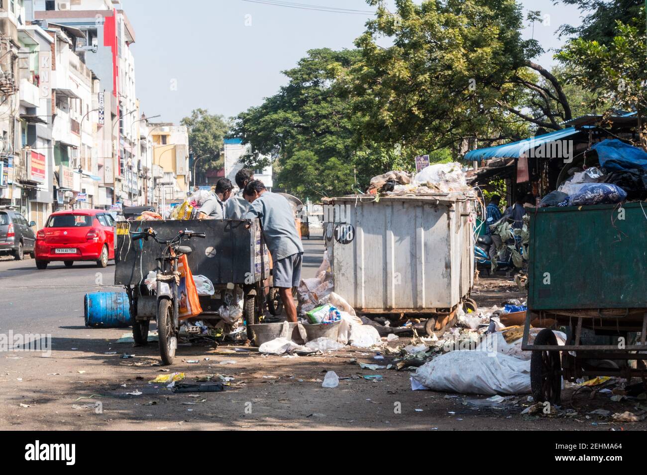 Garbage collection india hi-res stock photography and images - Alamy