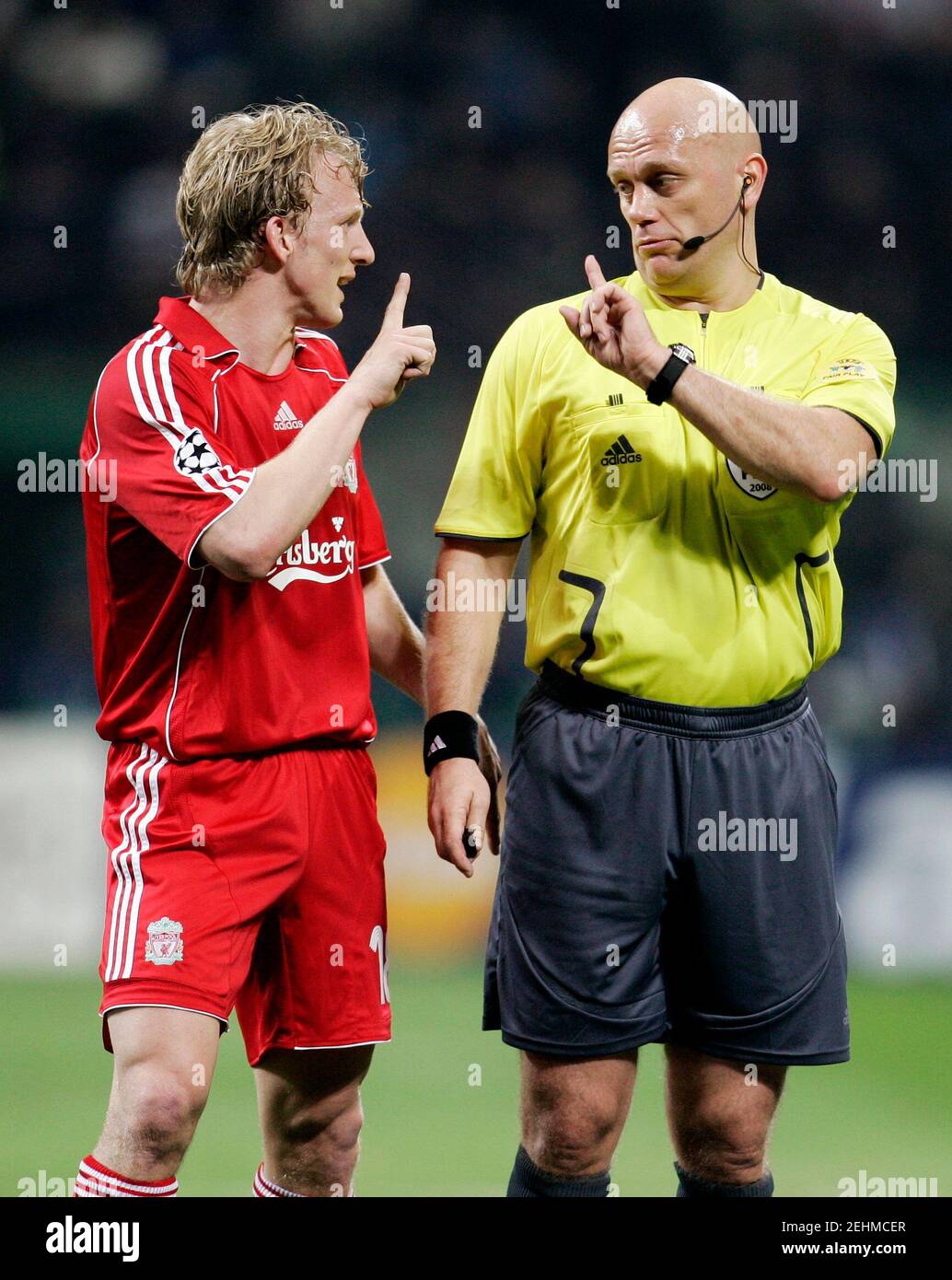 Referee tom henning ovrebo hi-res stock photography and images - Alamy