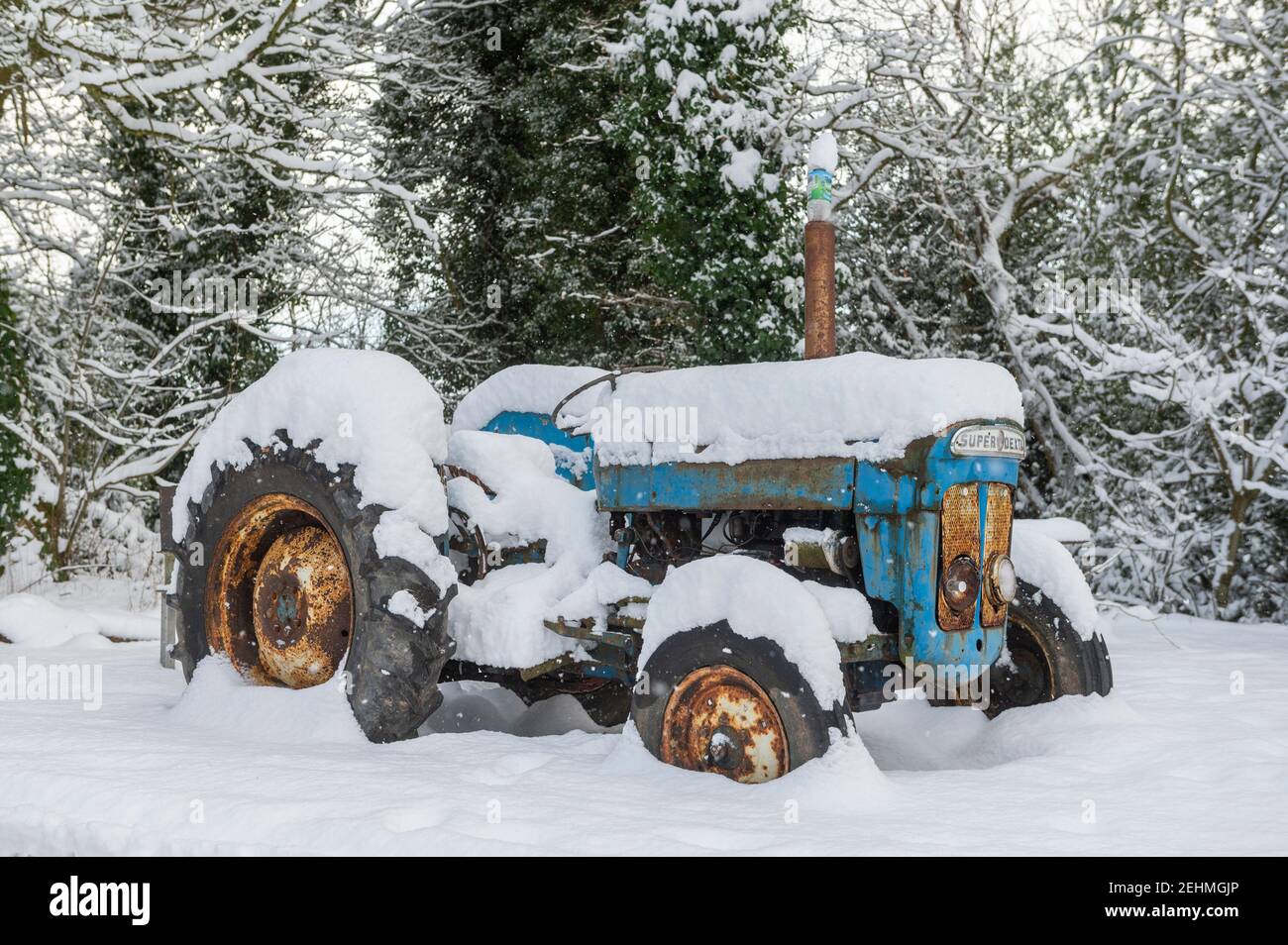 Fordson Super Dexta Tractor in the snow Photo Phil Wilkinson / Alamy ...
