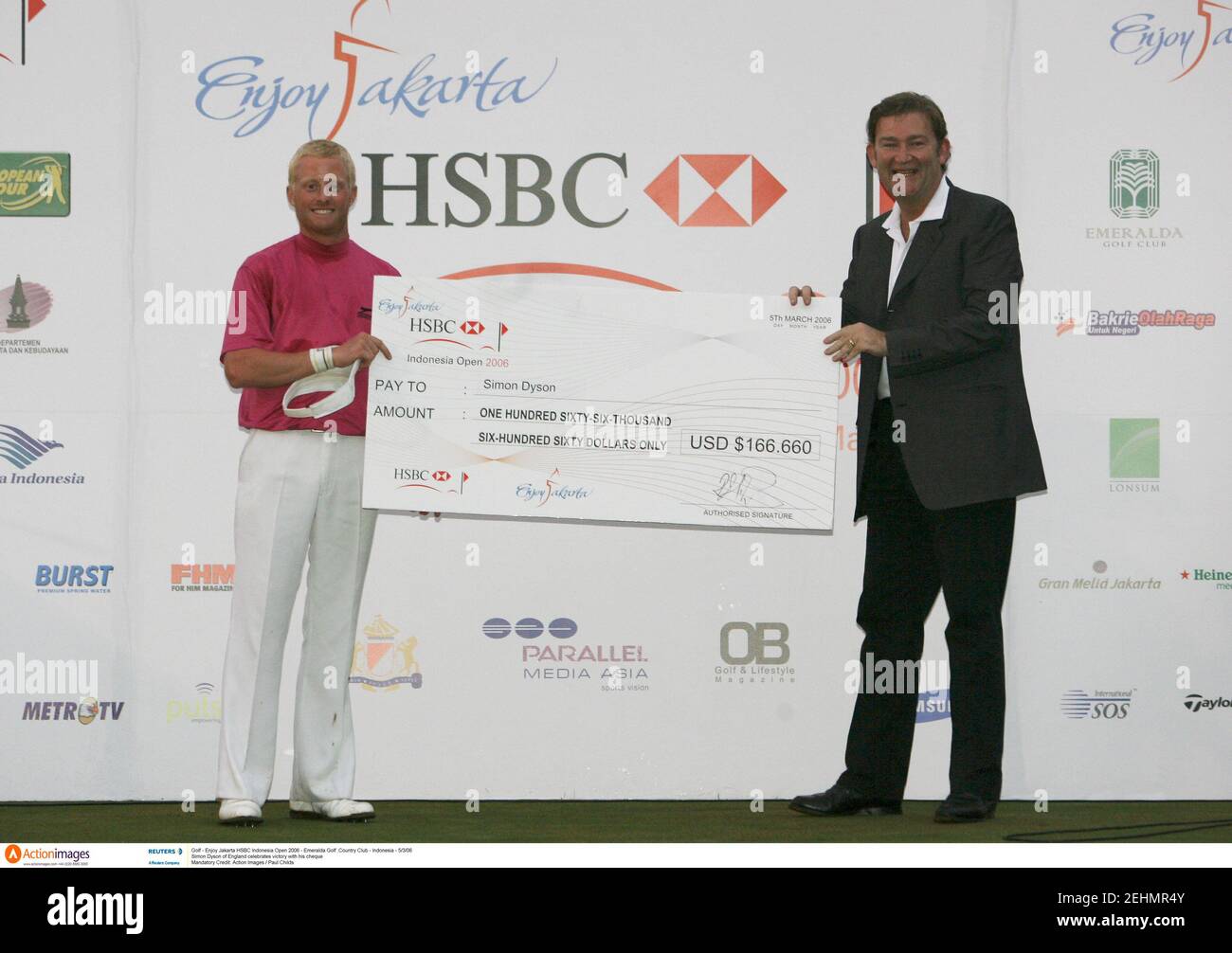 Hsbc cheque hi-res stock photography and images - Alamy