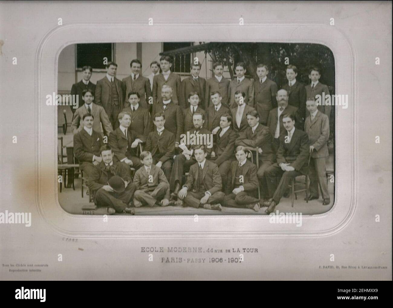 école moderne hi-res stock photography and images - Alamy