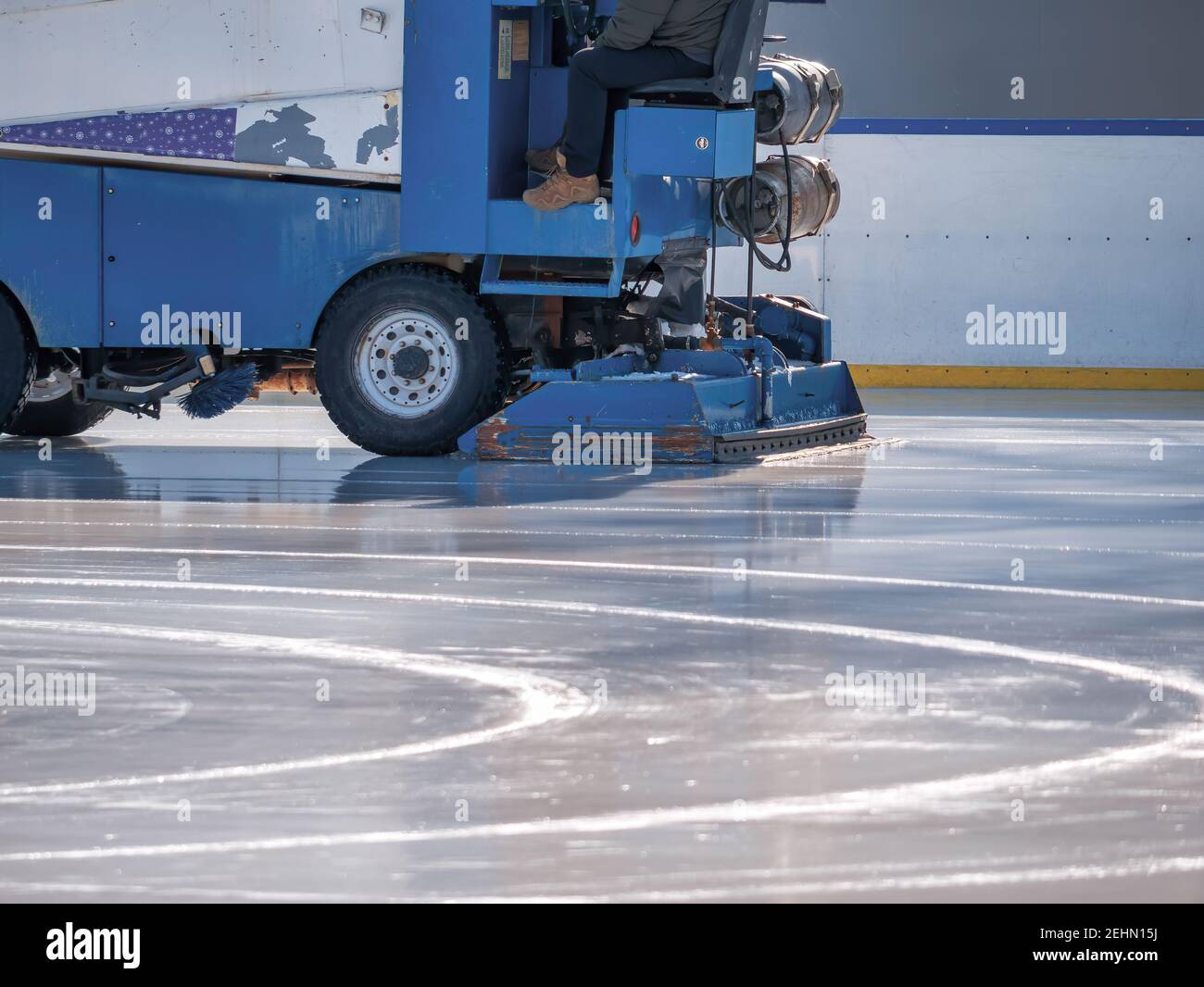 Ice resurfacer smoothing and polishing the surface of the Cismigiu ice ...