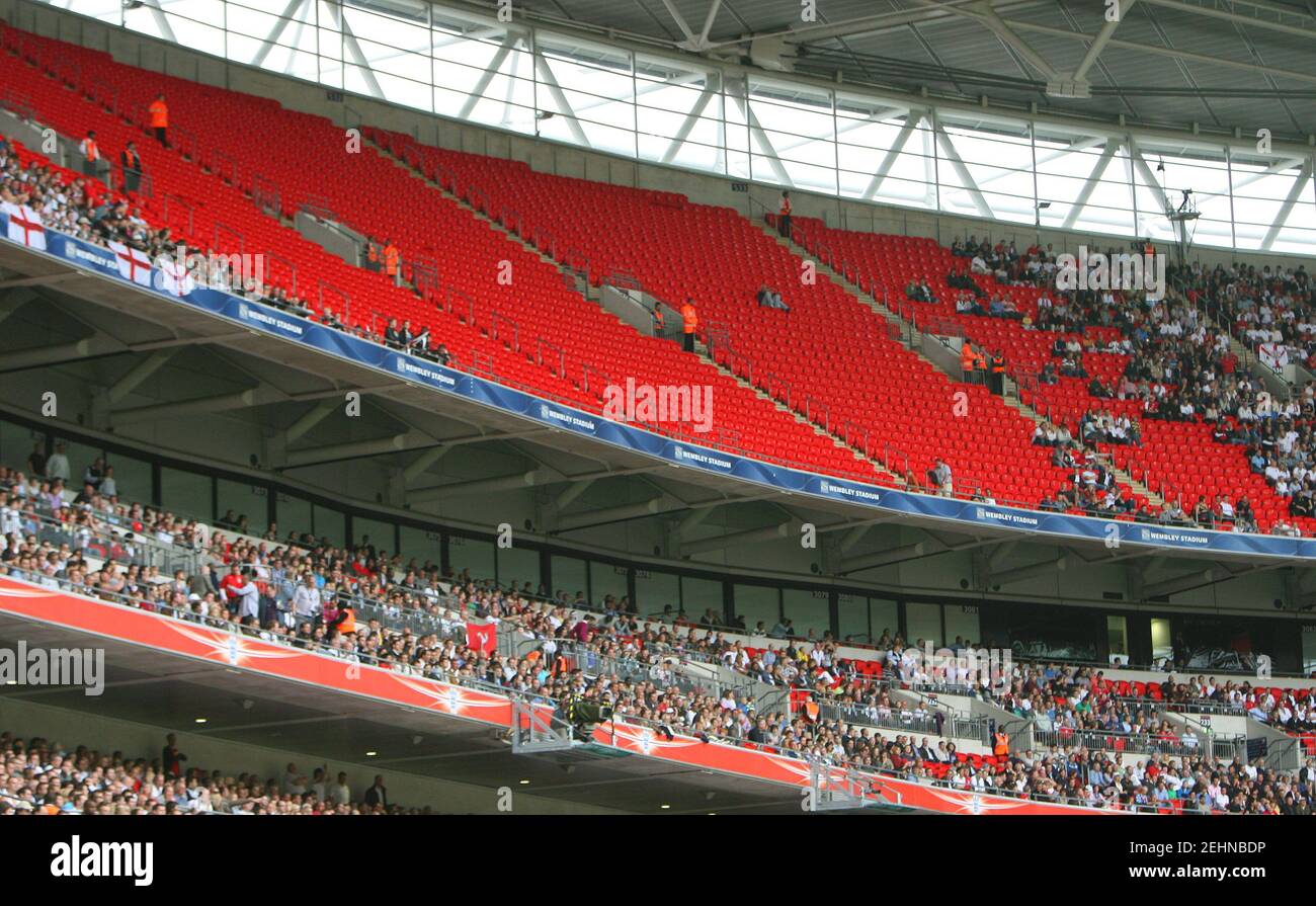 Empty seats at wembley stadium hi-res stock photography and images - Alamy