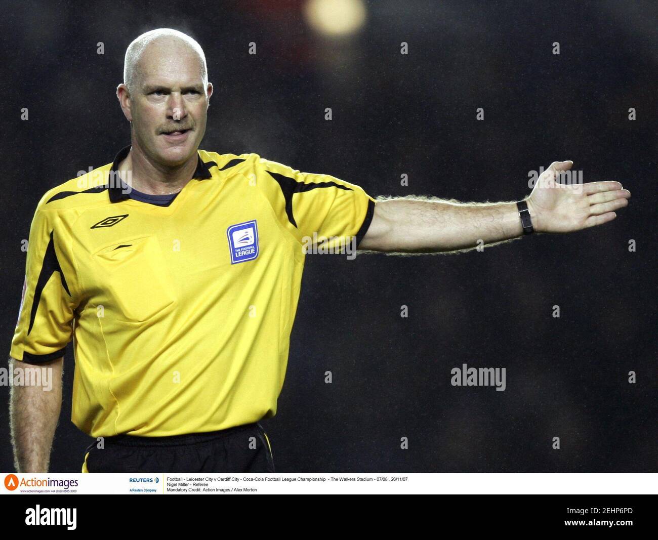 Soccer football league championship leicester city cardiff city walkers ...