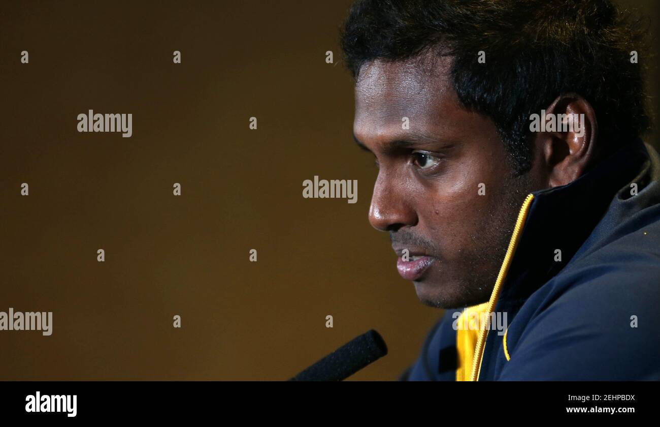 Cricket trophy images hi-res stock photography and images - Alamy