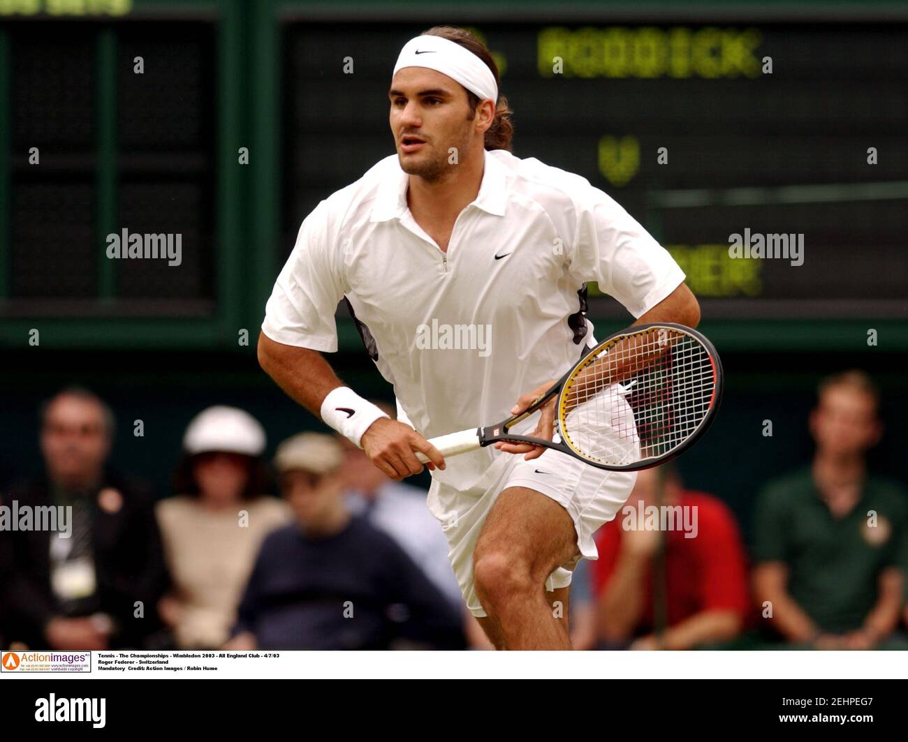 Roger federer wimbledon 2003 hi-res stock photography and images - Alamy
