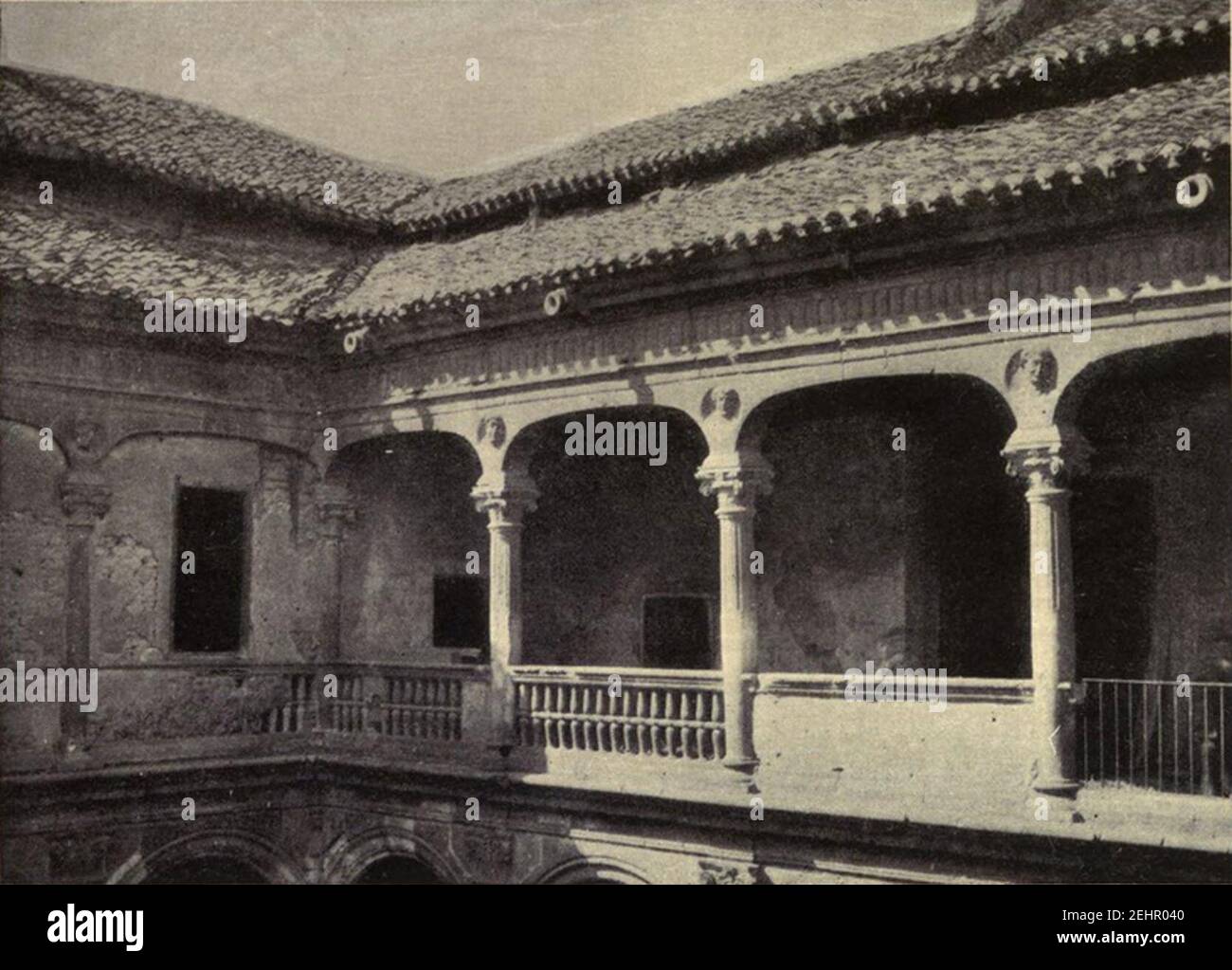 Patio Palacio de los Condes de Miranda (c.1917 Stock Photo - Alamy