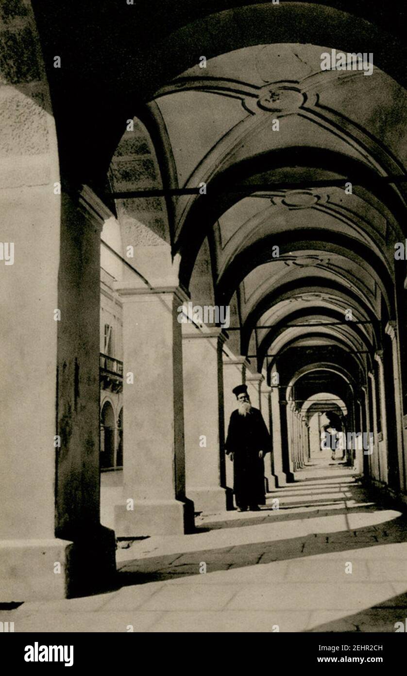 Patras- Rue en Arcades Stock Photo - Alamy