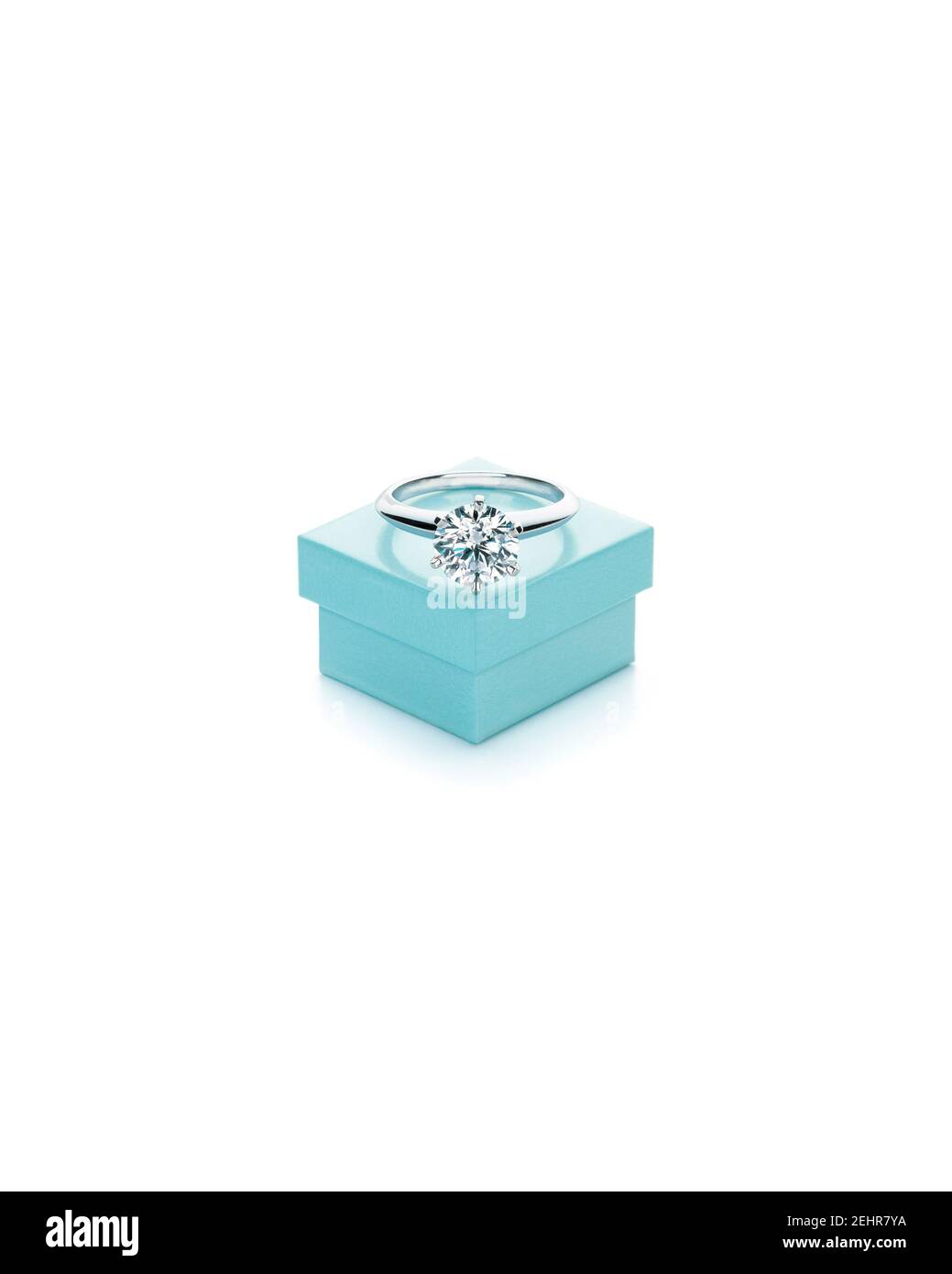 Big diamond solitaire engagement ring in platinum and white gold with ...