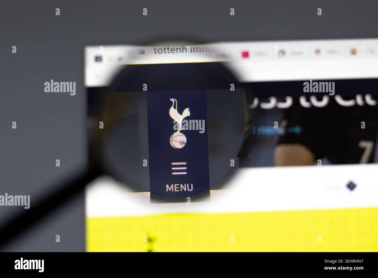 Tottenham hotspur logo hi-res stock photography and images - Alamy