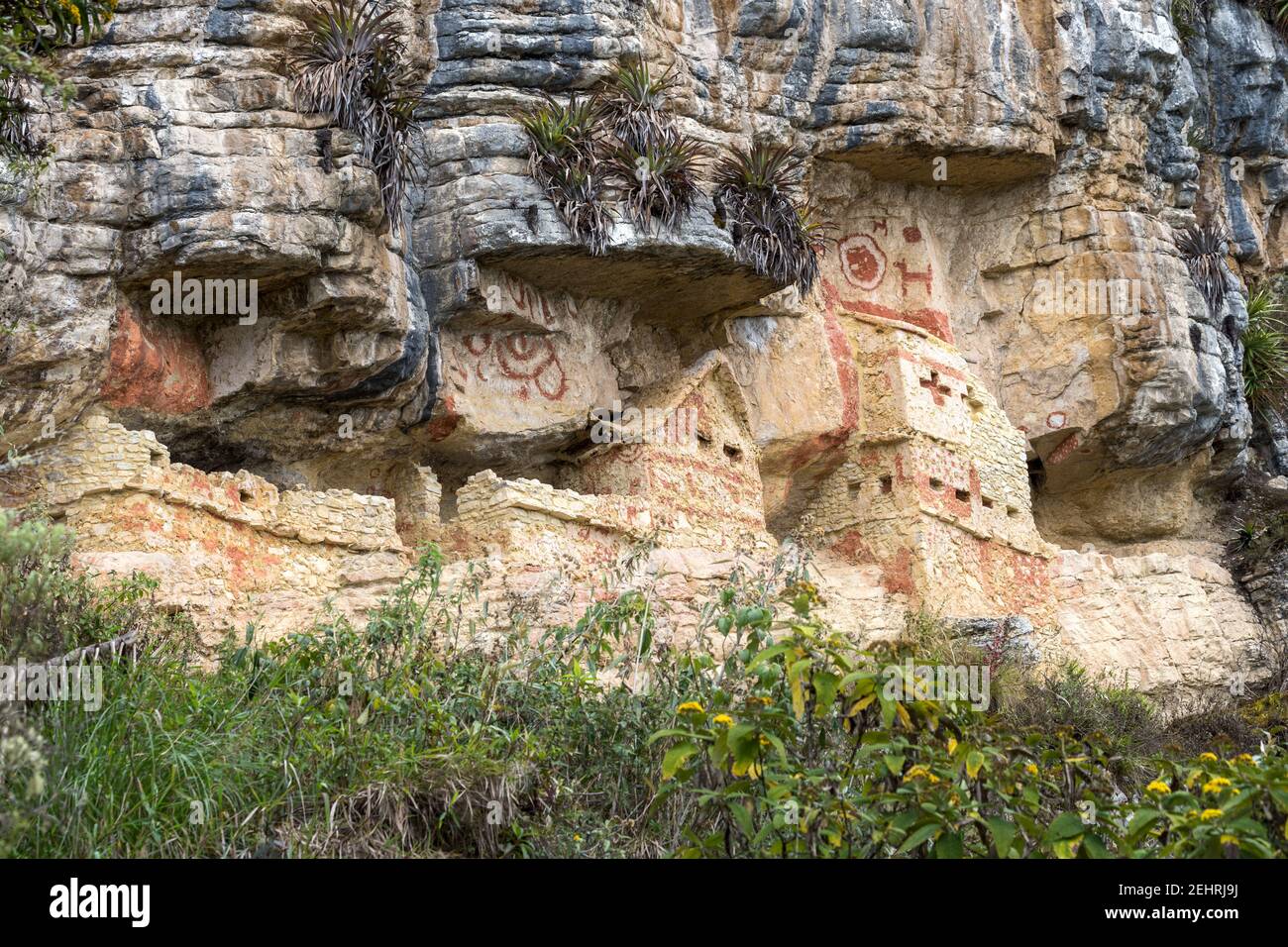 Mountainside tombs hi-res stock photography and images - Alamy