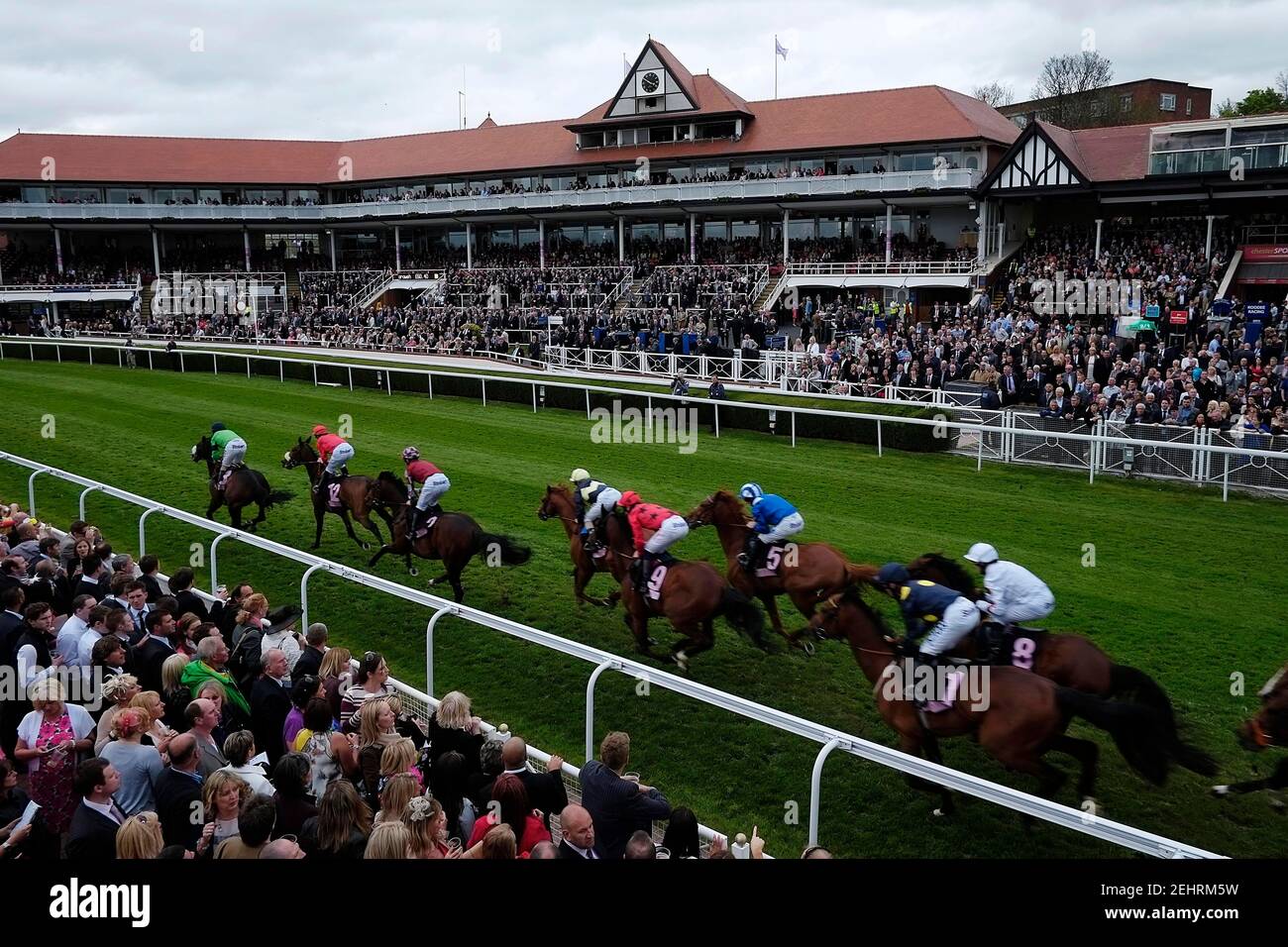 Chester racecourse general hi-res stock photography and images - Alamy