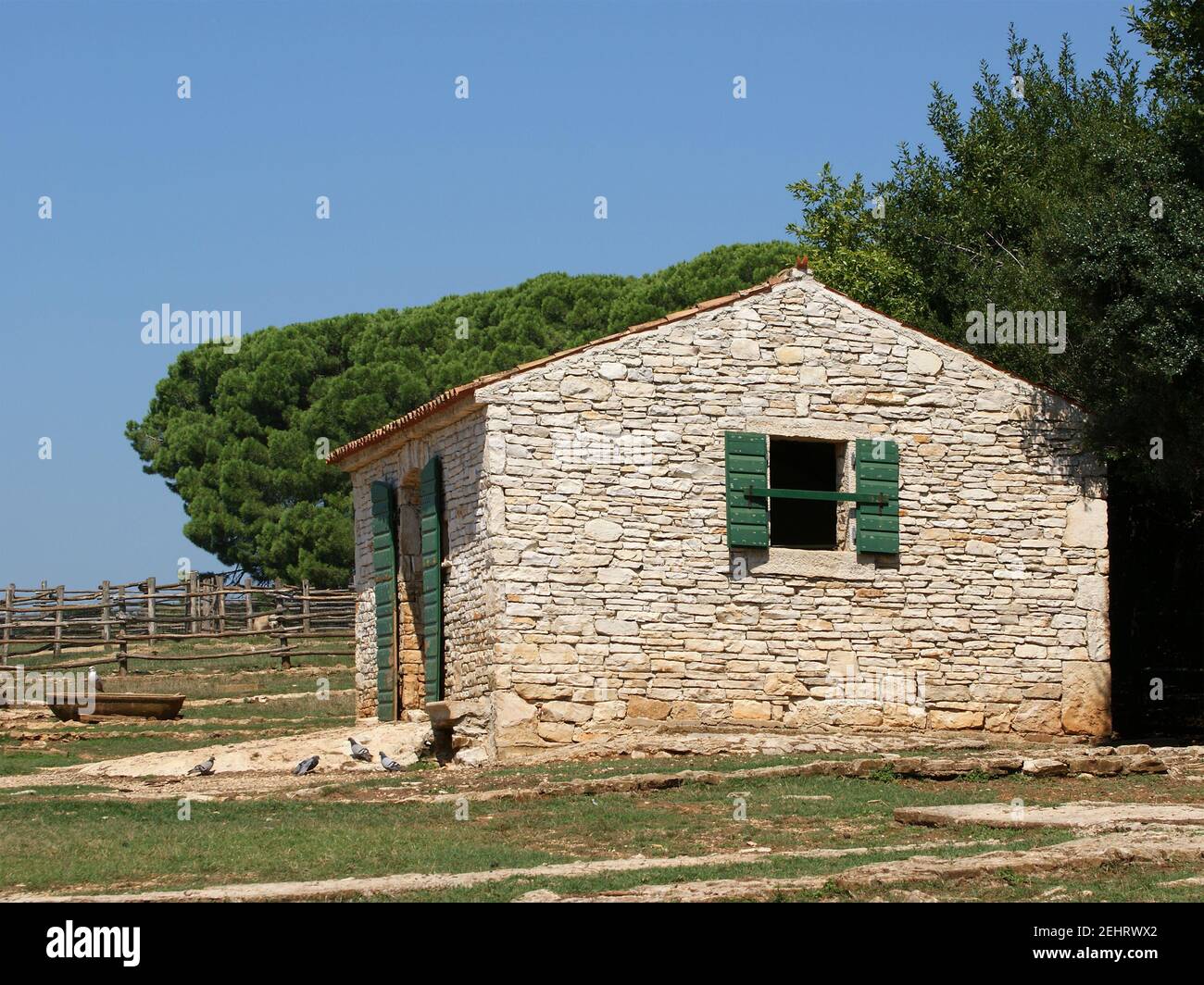 A small stone barn in rural areas Stock Photo - Alamy