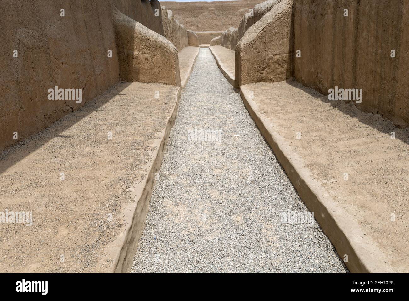 Straight interior walls, 14th Century Palace, Chan Chan, world's ...