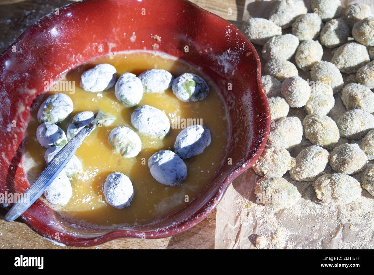 Cooking with olives hi-res stock photography and images - Alamy