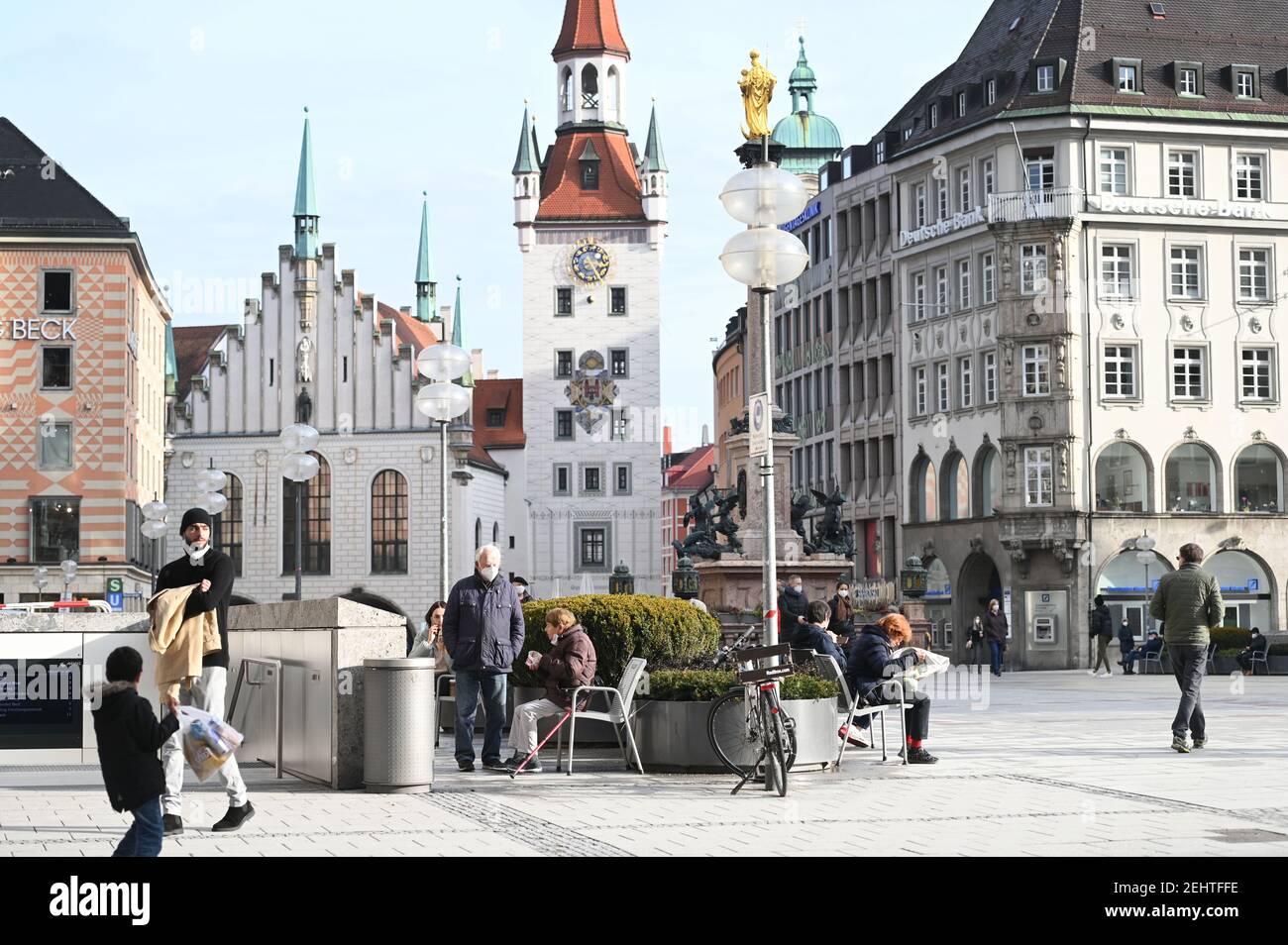 Mask requirement in the pedestrian zones and public places in Munich on ...