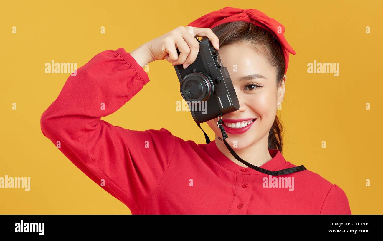 Asian woman with camera hi-res stock photography and images - Alamy