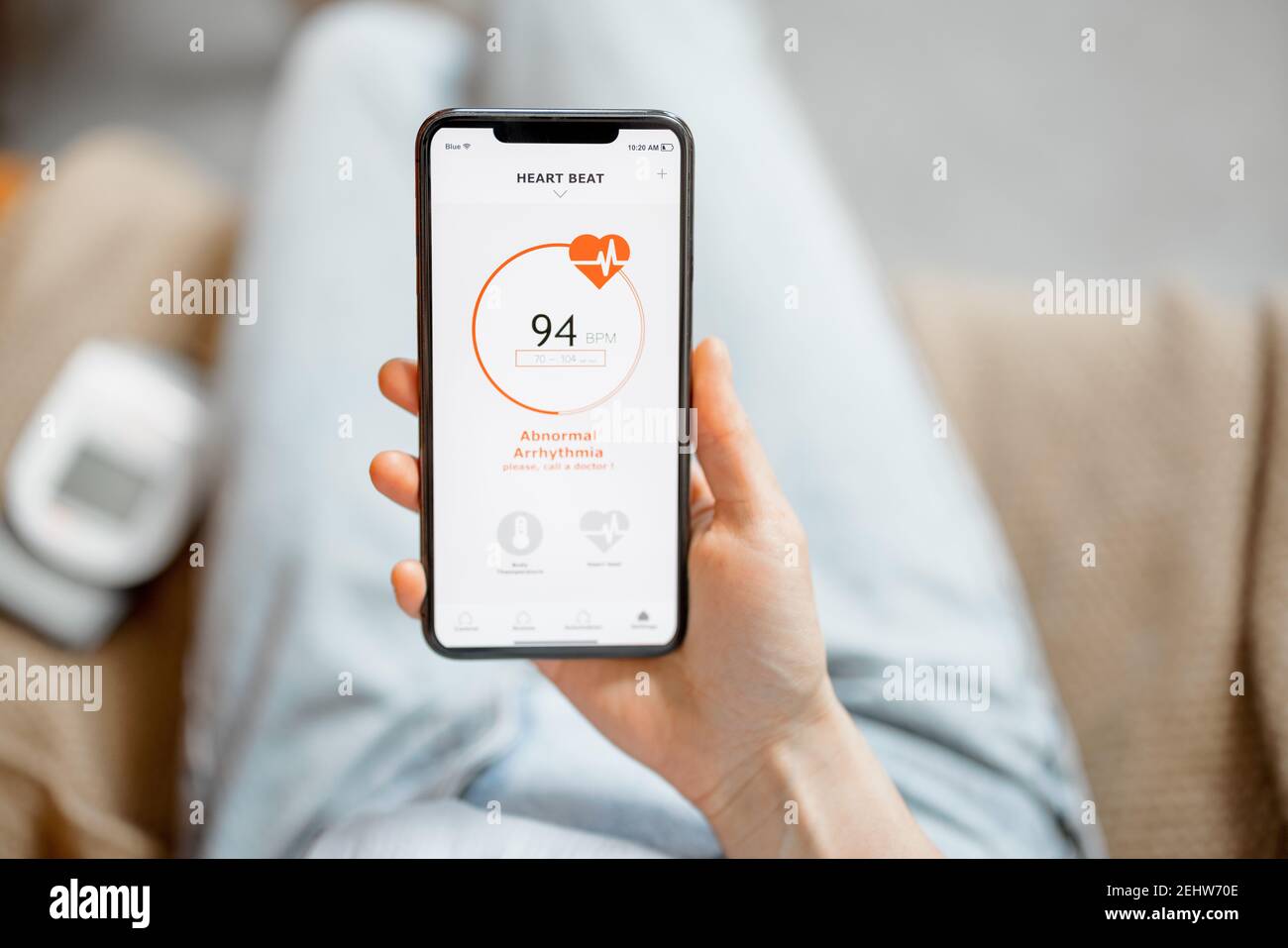 Heart rate smartphone hi-res stock photography and images - Alamy
