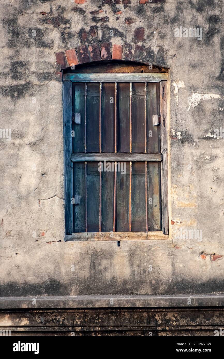 Window of ancient building hi-res stock photography and images - Alamy