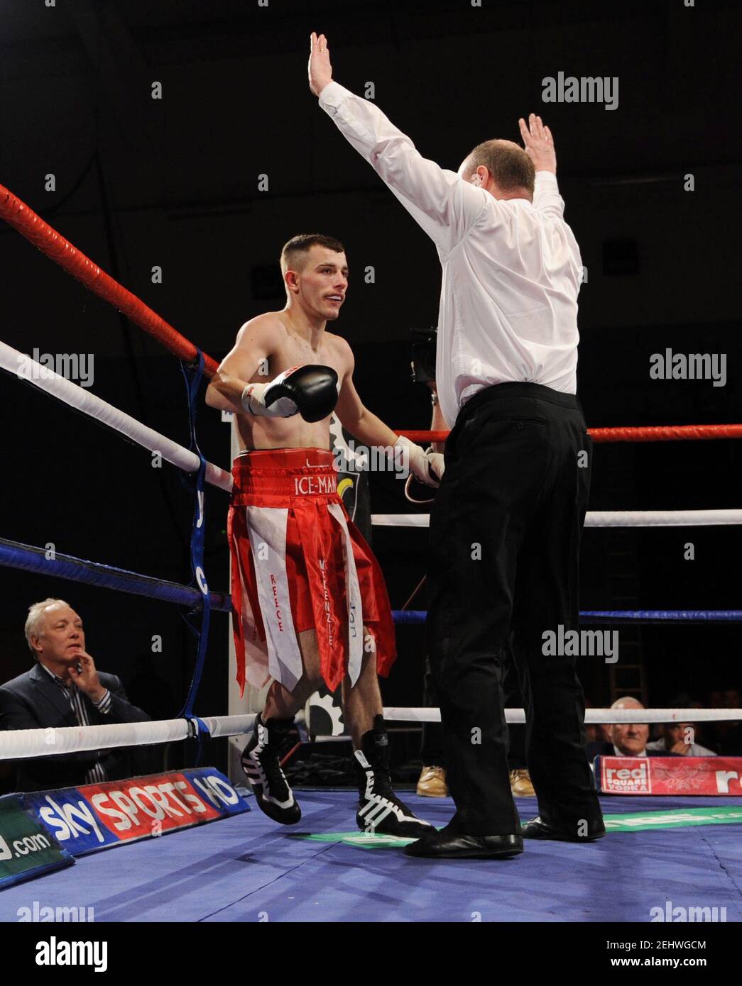 10 count boxing hi-res stock photography and images - Alamy