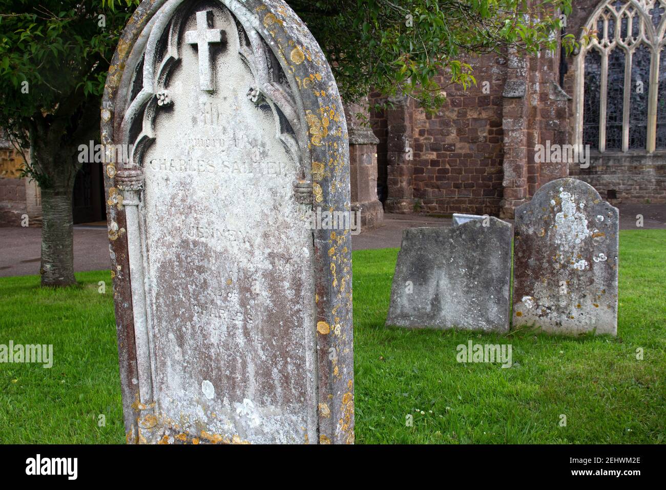 Creepy graveyard hi-res stock photography and images - Alamy