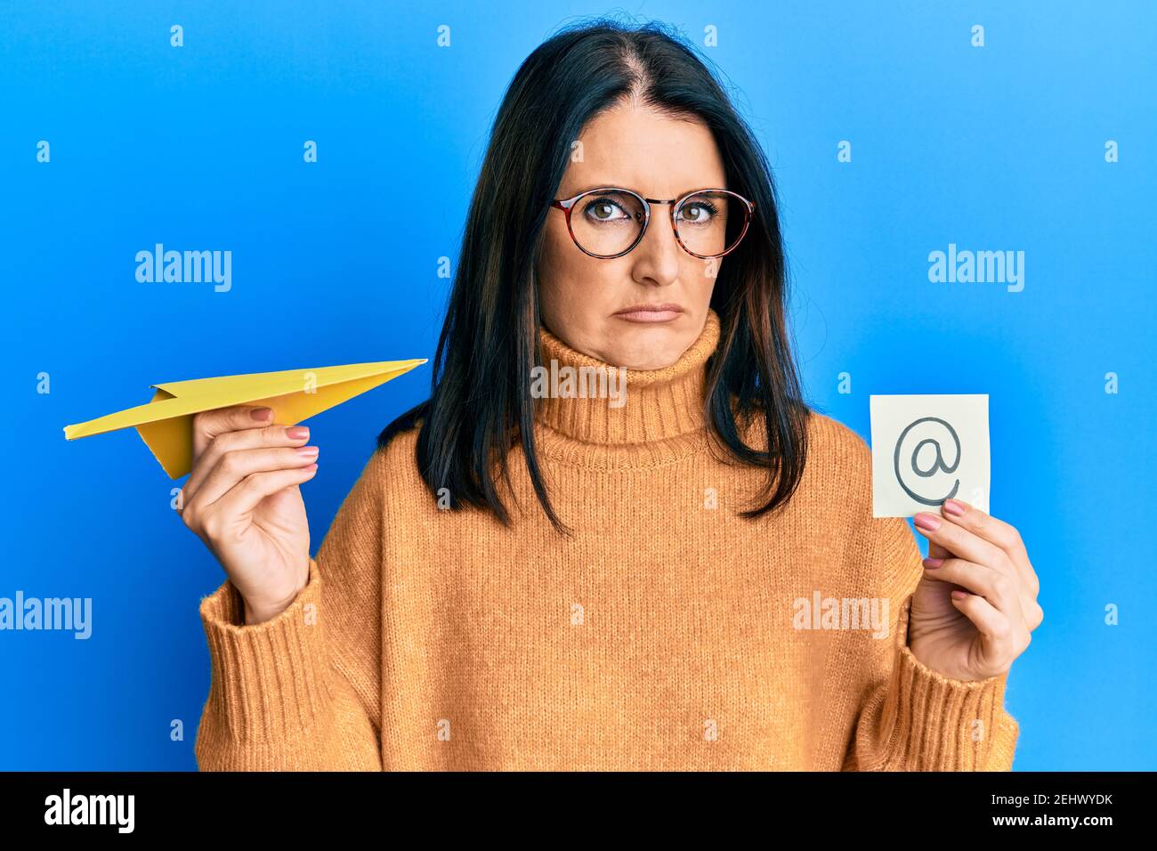 Plane woman crying hi-res stock photography and images - Alamy