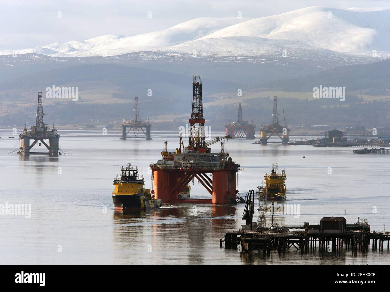 Invergordon scotland uk oil rigs hi-res stock photography and images ...