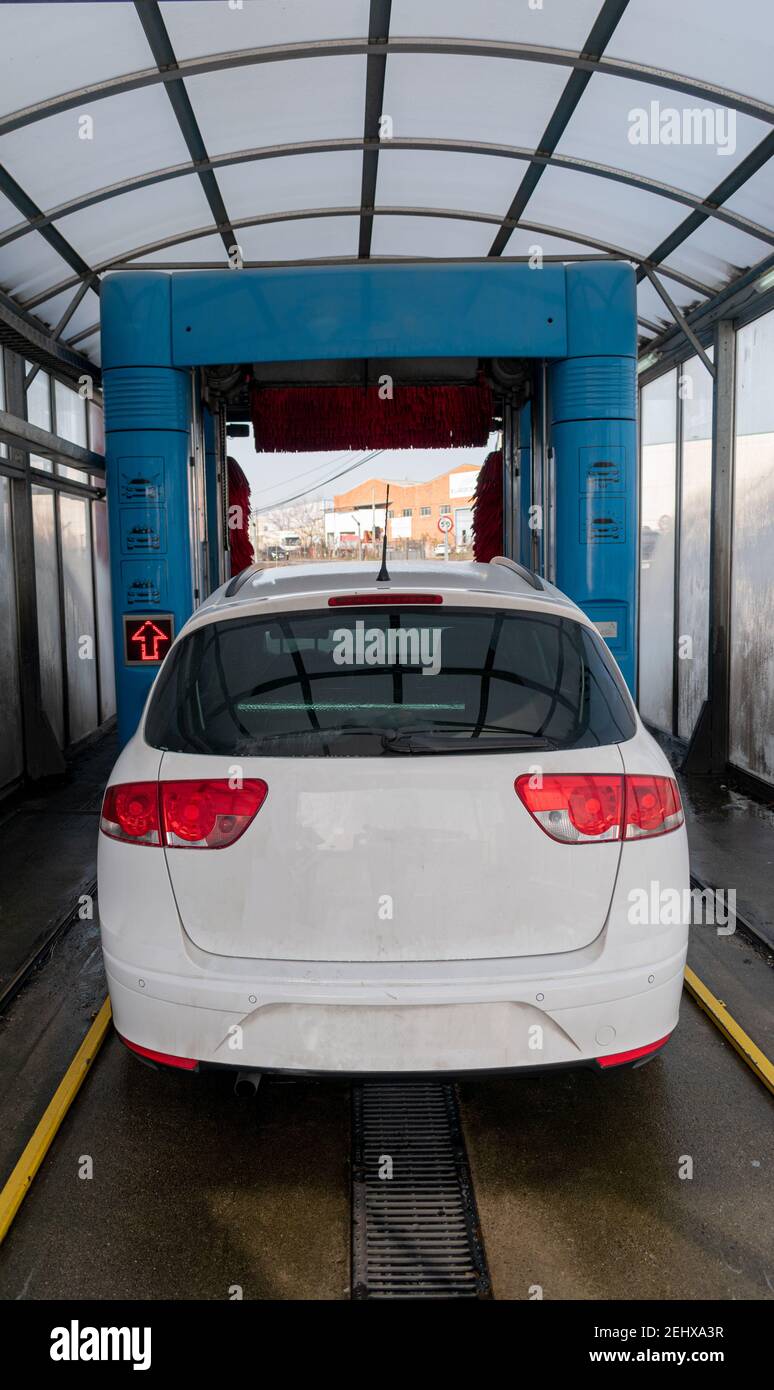 Automatic car wash rollers hi-res stock photography and images - Alamy