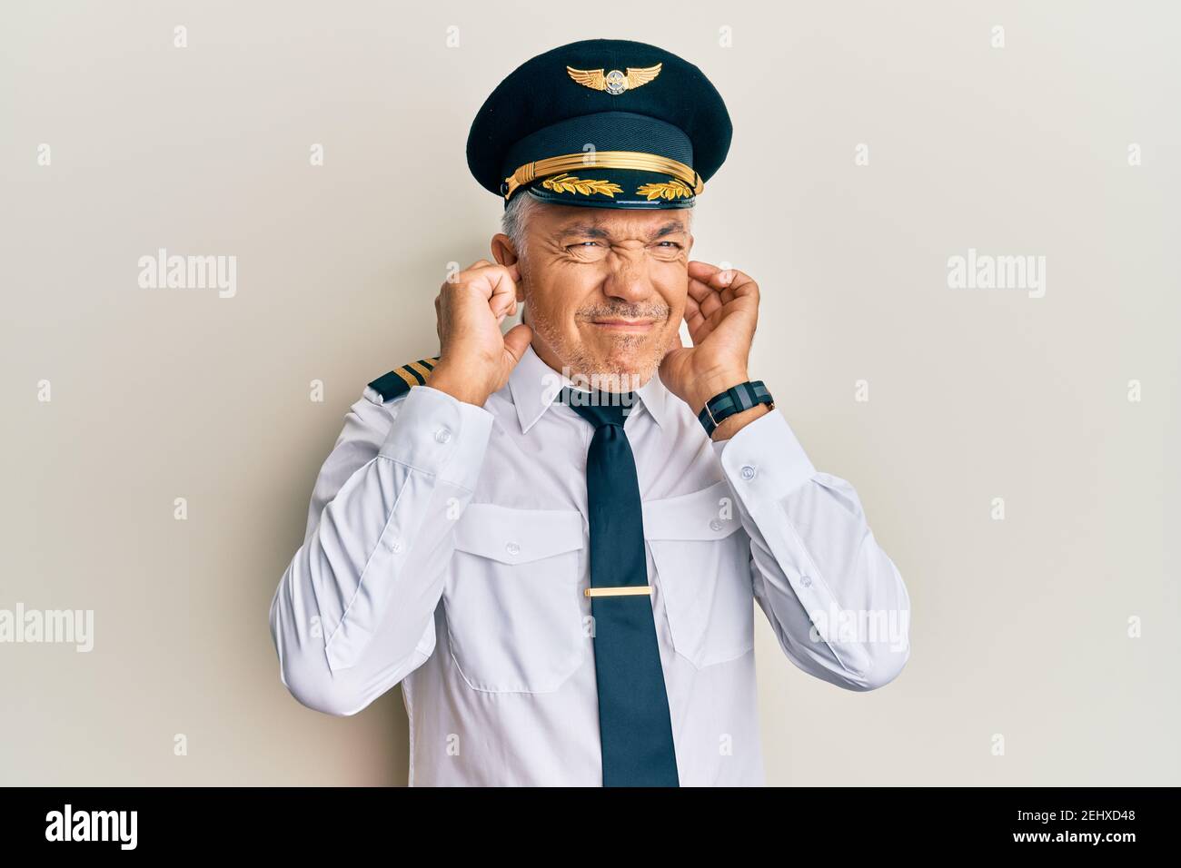 Ear pain plane hi-res stock photography and images - Alamy