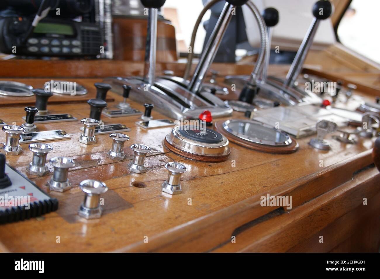 Wheelhouse (flying bridge, Bridge of a ship) - a special room in the ...