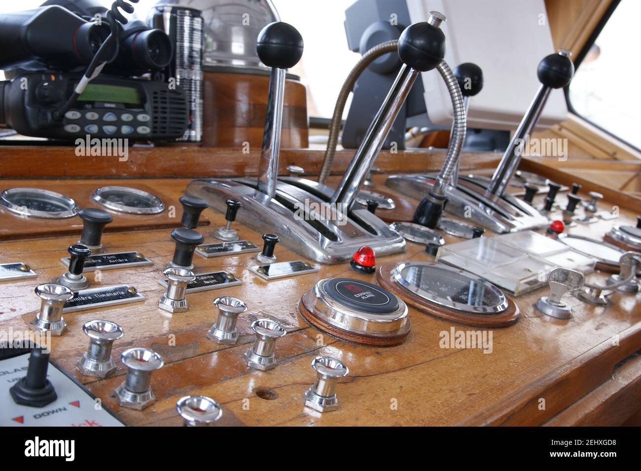 Wheelhouse (flying bridge, Bridge of a ship) - a special room in the ...