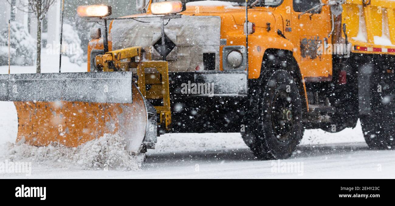 Snow plow plowing highway hi-res stock photography and images - Alamy
