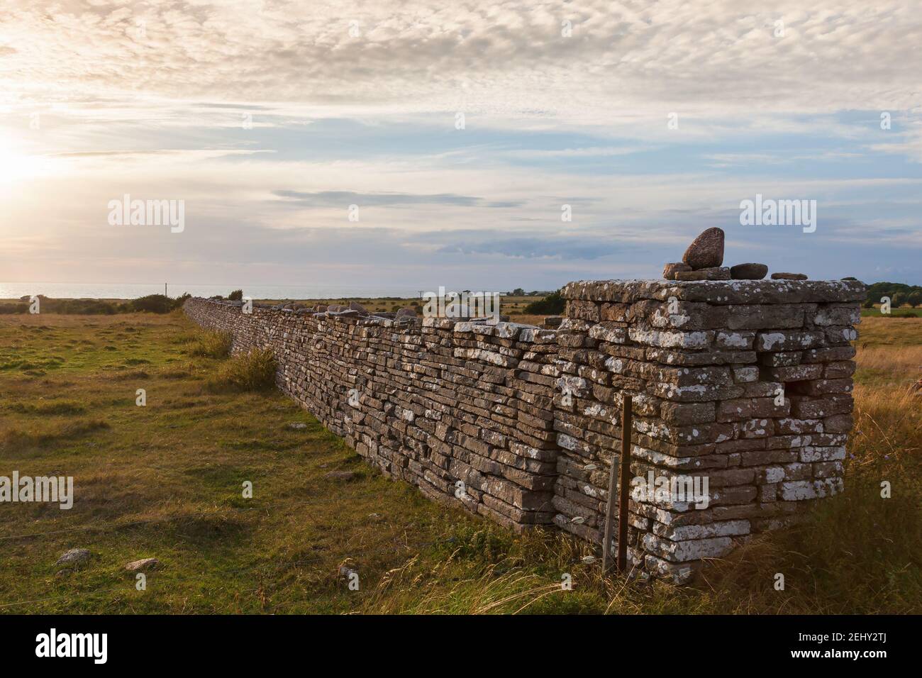 High stone wall hi-res stock photography and images - Alamy