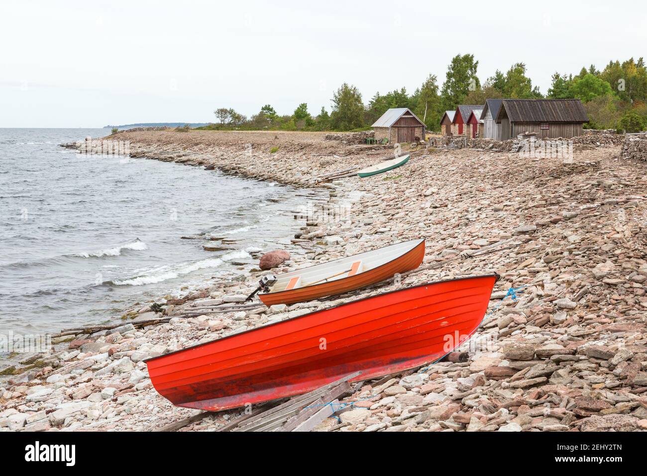 Red row boat hi-res stock photography and images - Alamy